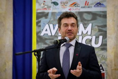 Avram Iancu înoată cu suflet într-un nou proiect umanitar, la Călinești ...